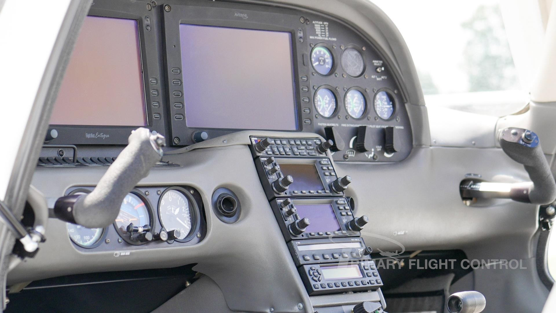 Airplane For Sale - 2003 Cirrus SR22