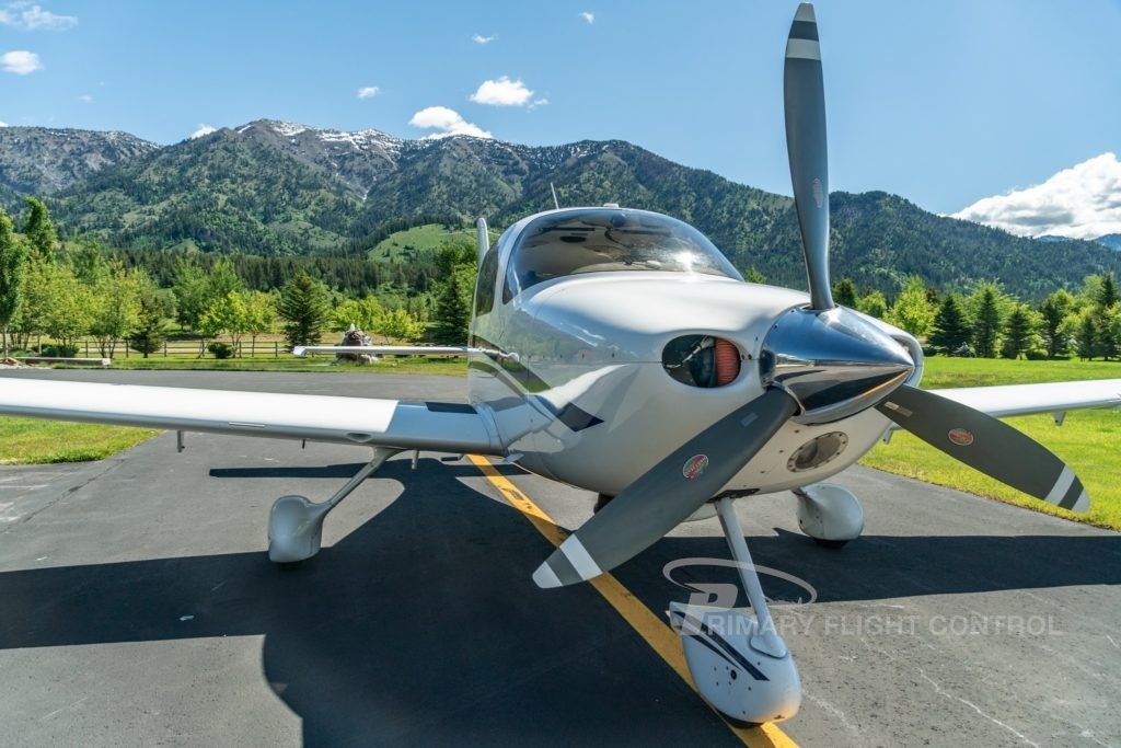 Airplane For Sale - 2001 Cirrus SR22