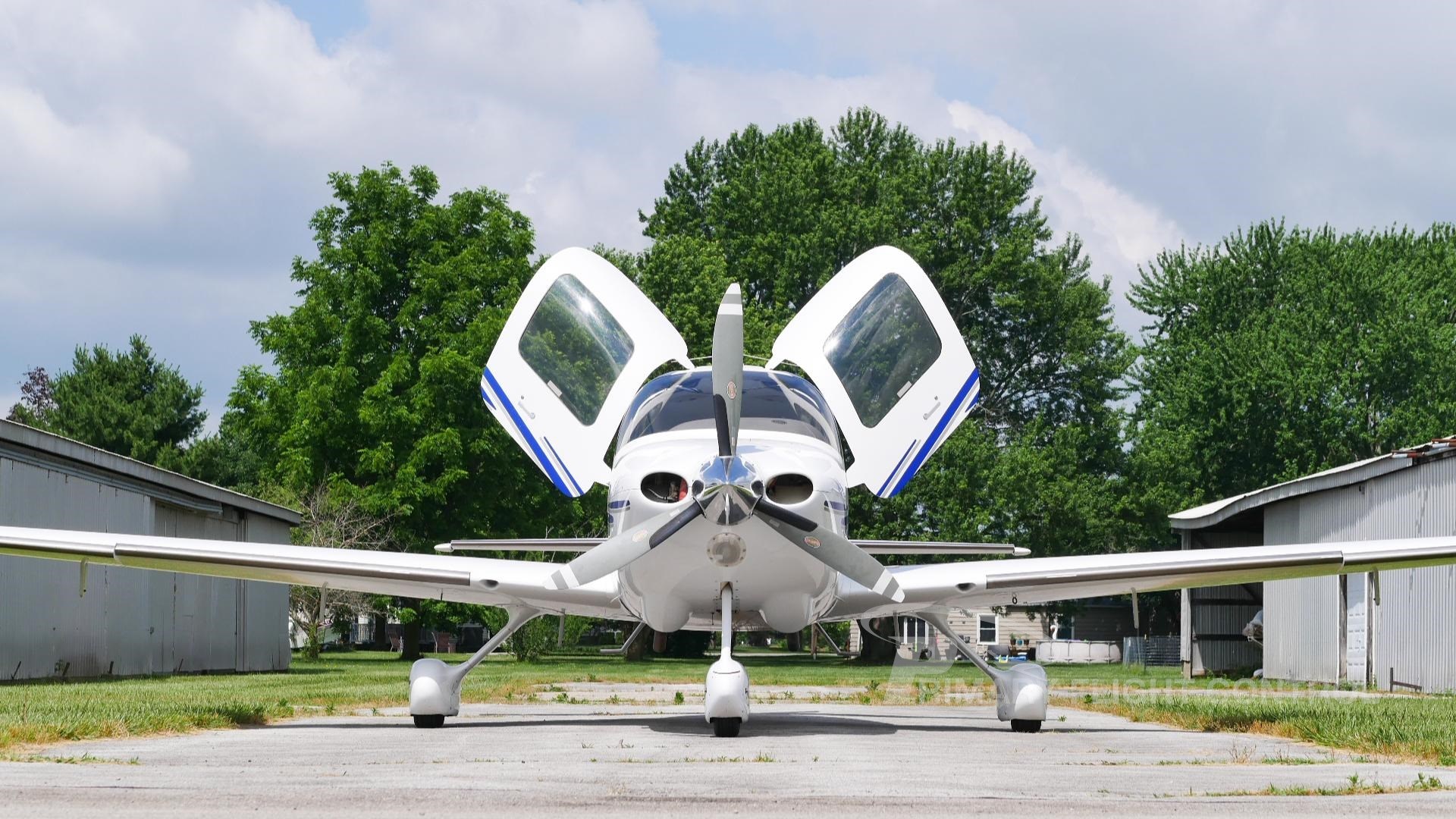 Airplane For Sale - 2003 Cirrus SR22